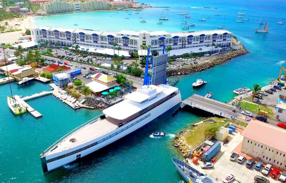 St. Maarten - Titan Marine Air